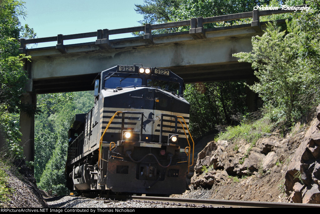 NS 9122 Leading Train 750